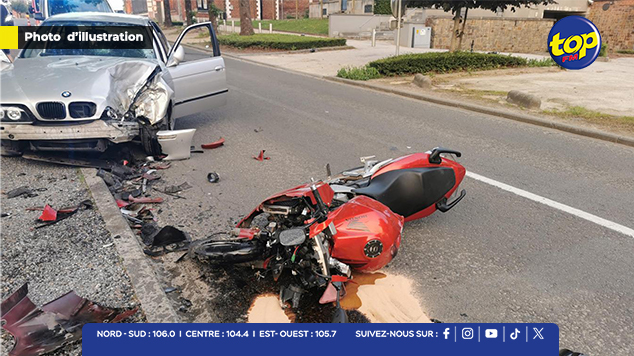 Collision entre un van, une voiture et une moto à Rivière-Noire à proximité de l’entrée de ...